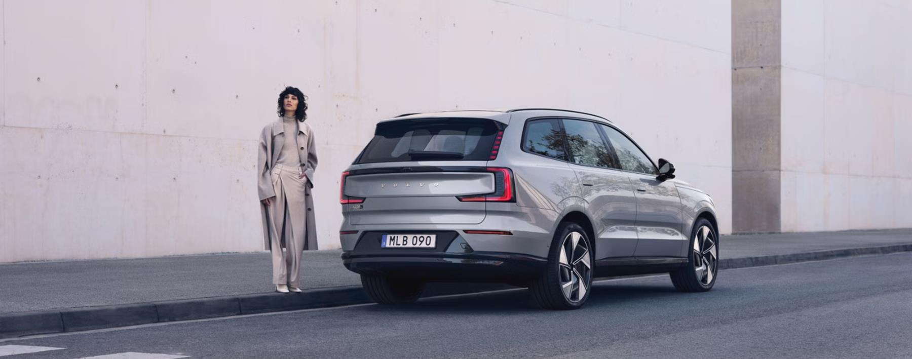 Volvo EX90 | Volvo UK | Donald's