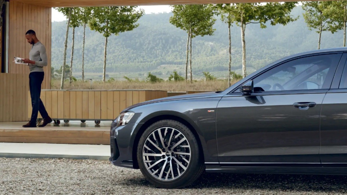 Audi A8 L TFSI e | Cardiff, Bath, Bristol | Mon Motors