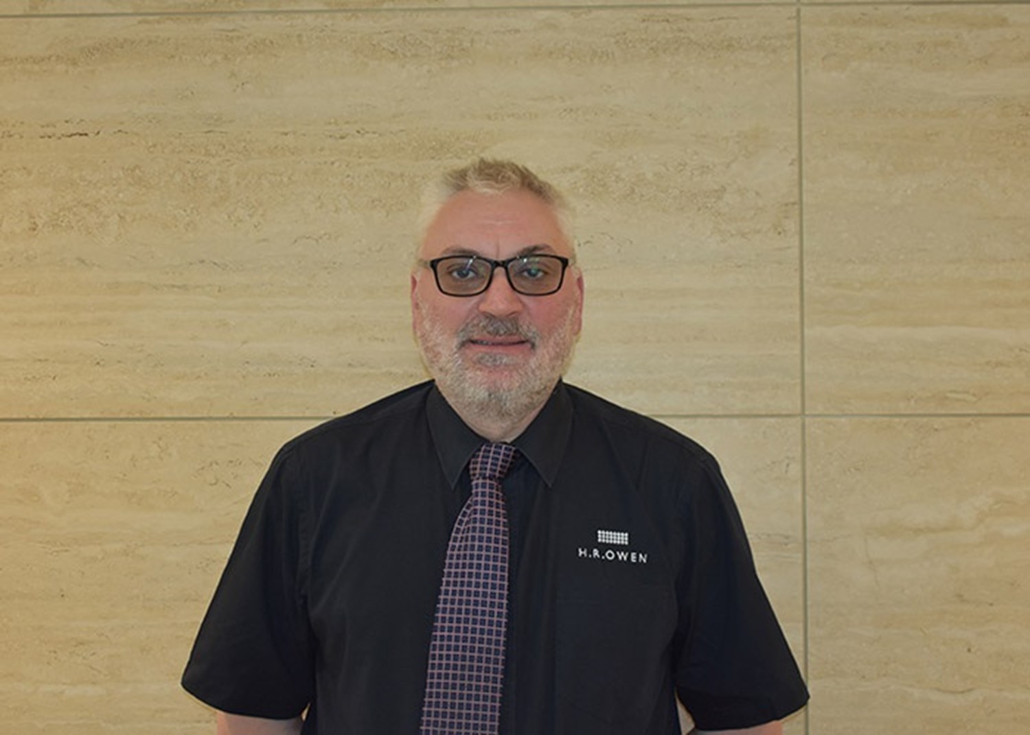 H.R. Owen Aston Martin Reading Sales