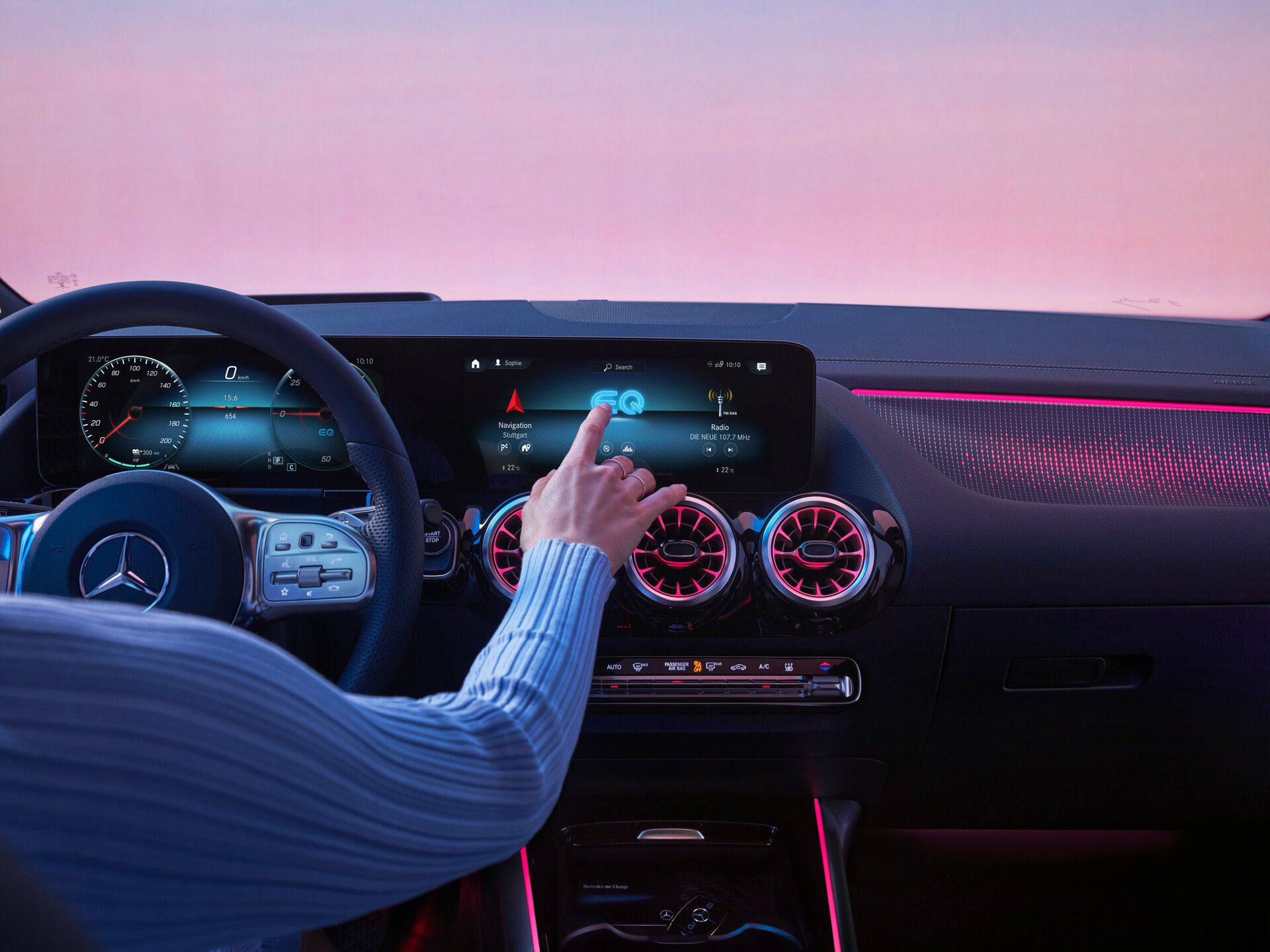 Types of Mercedes SUVs Compared | Models Cost Towing & More