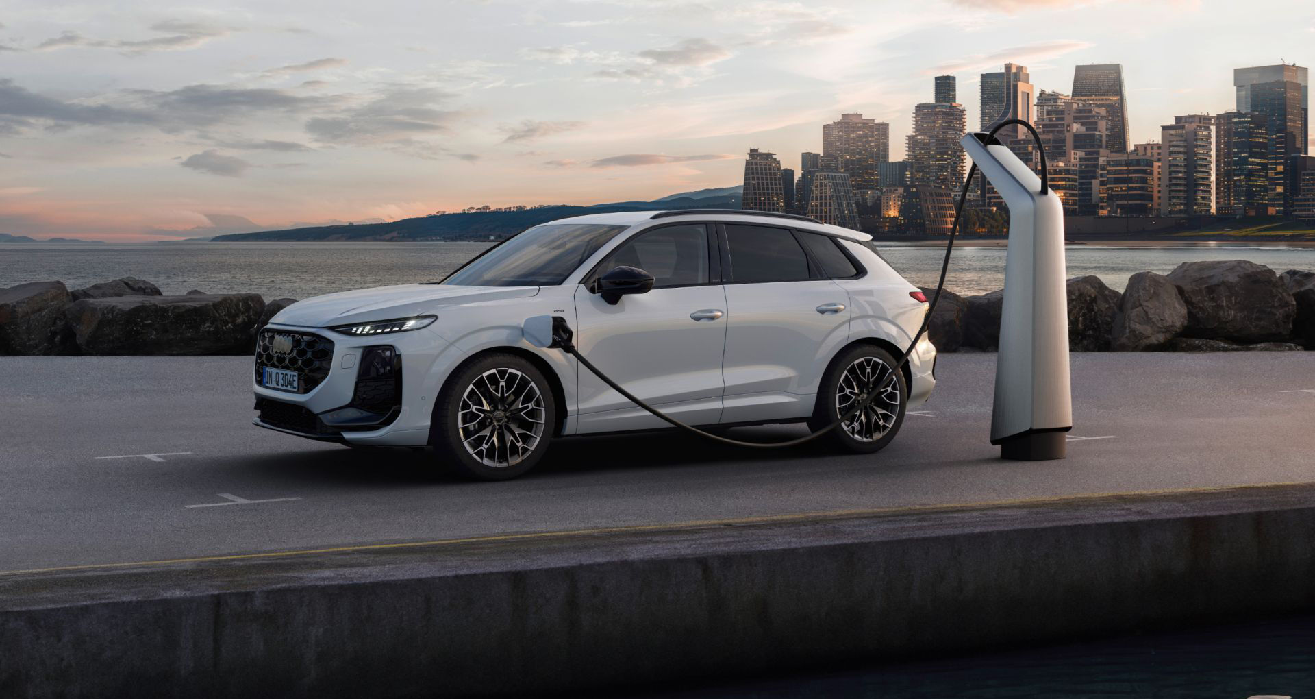 Audi Q3 SUV e-hybrid | Salisbury | Heritage Audi
