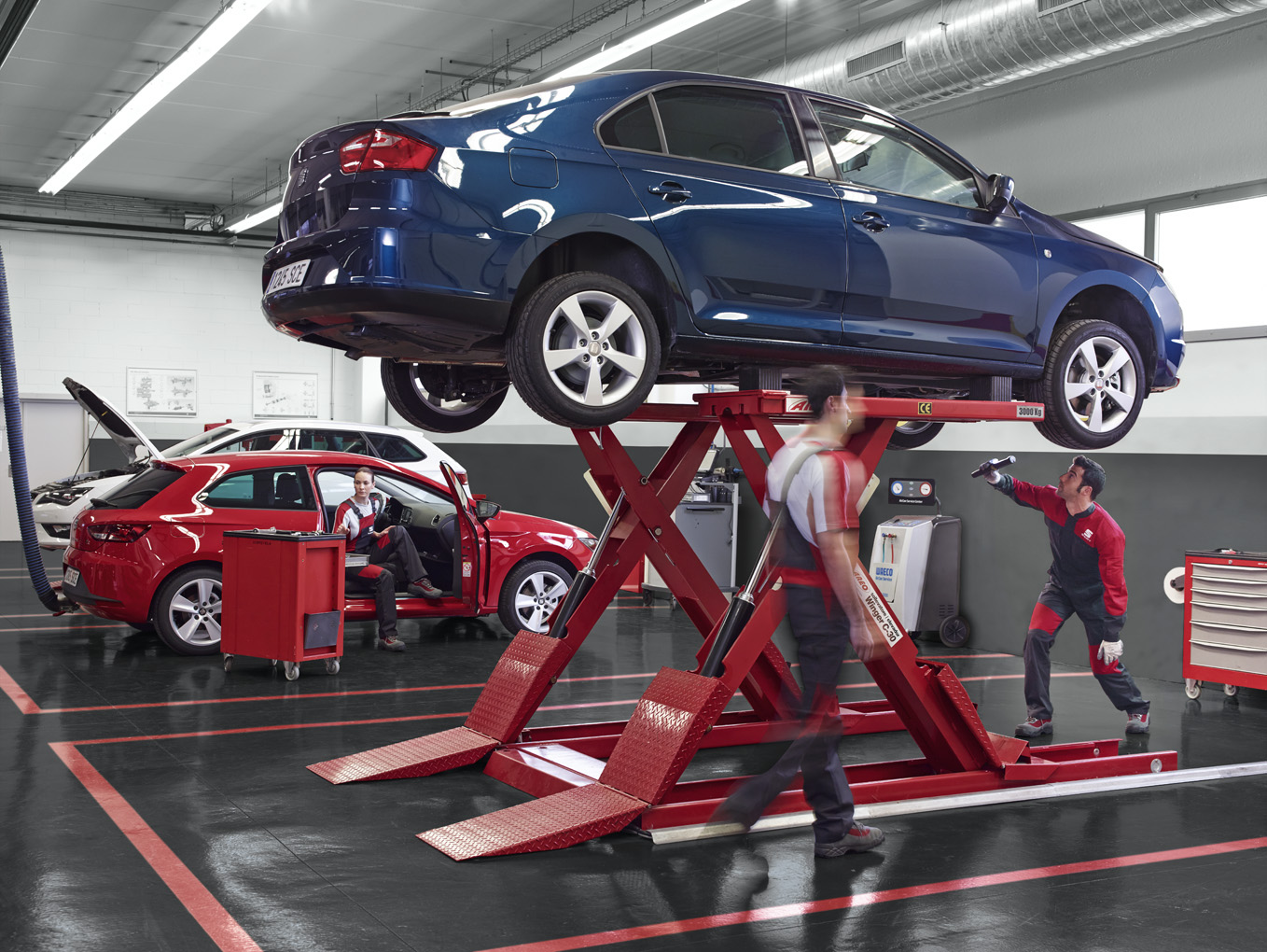 Book a SEAT Service or MOT | Newport | Mon Motors