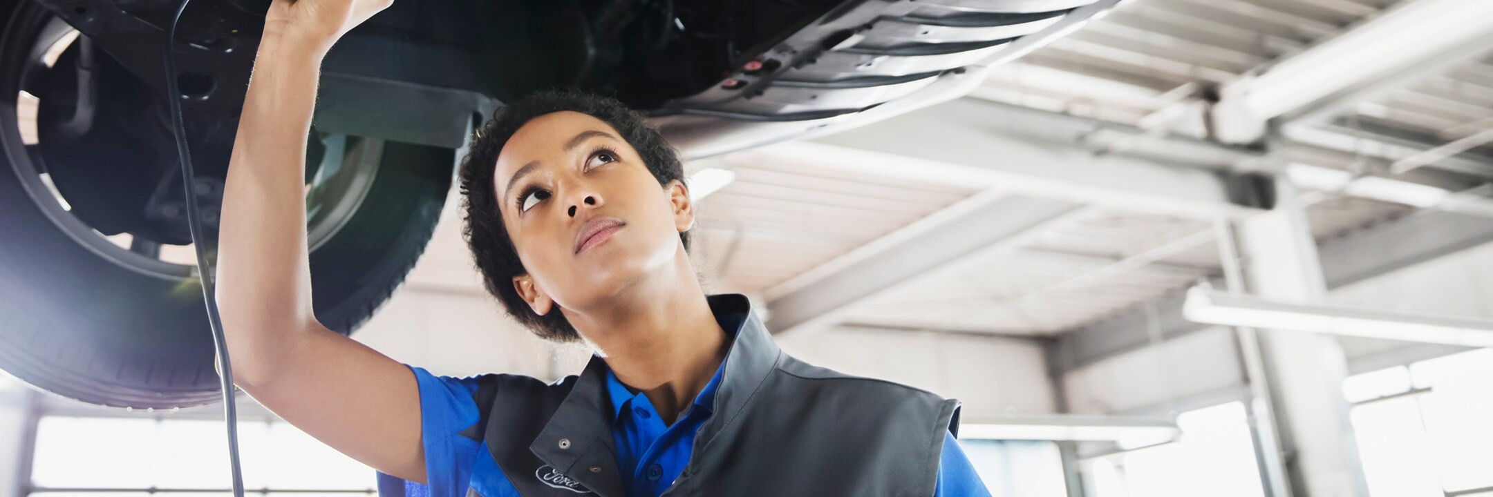 Book a Ford Service or MOT | South Wales | Mon Motors