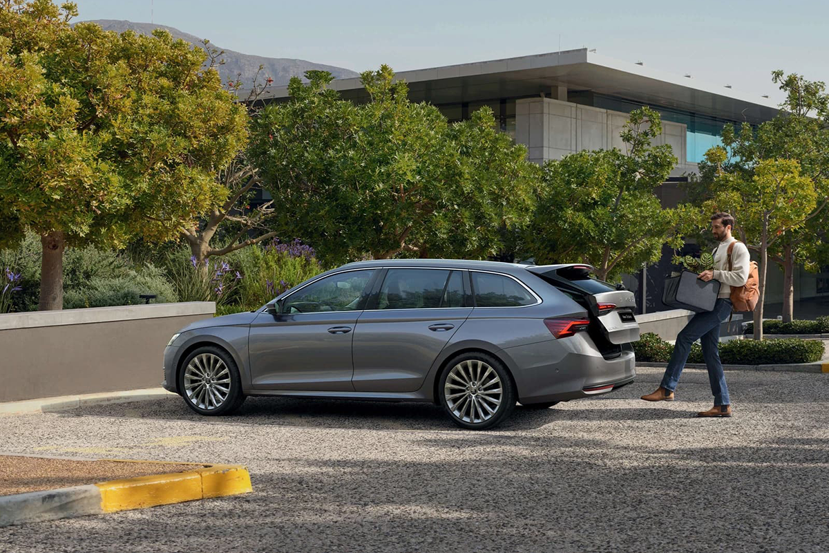 Škoda Octavia Hatch | Bath | Platinum Škoda