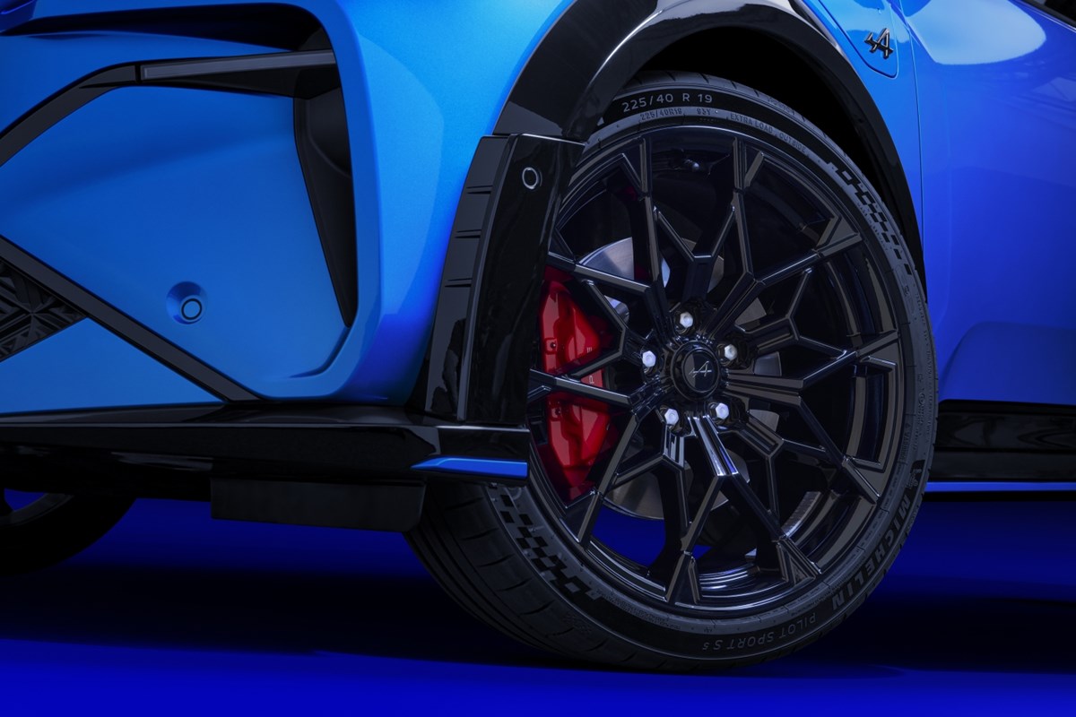 A290 - 100% electric sporty city car | Martins Alpine Centre Winchester