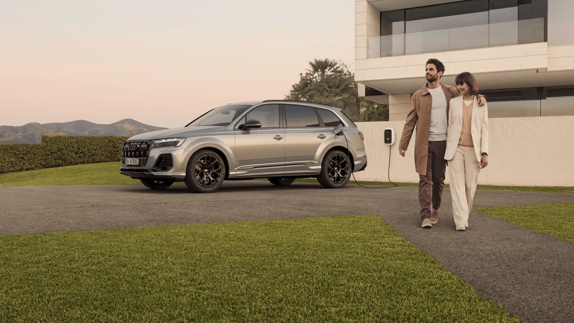 New Audi Q7 TFSI e | Cheltenham, Salisbury | Heritage Audi