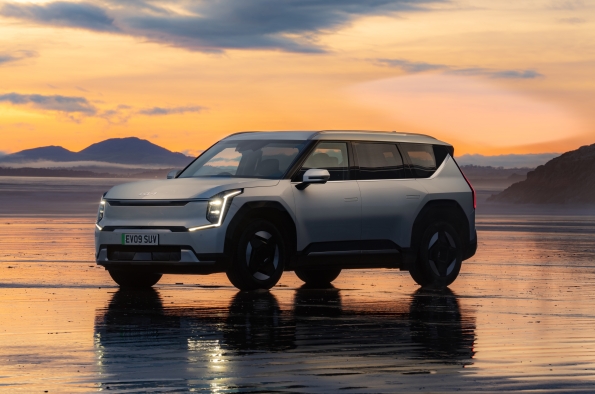 Kia EV9 named ‘Best Large Electric Car’ in 2025 Carbuyer Awards