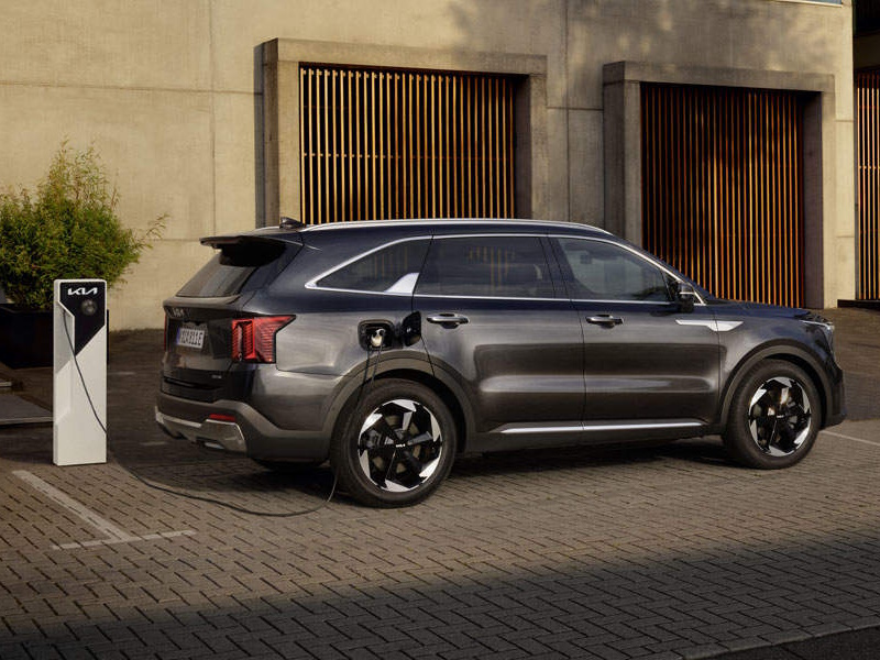 The New Kia Sorento Plug-In Hybrid | Surrey, Berkshire | West End Garage