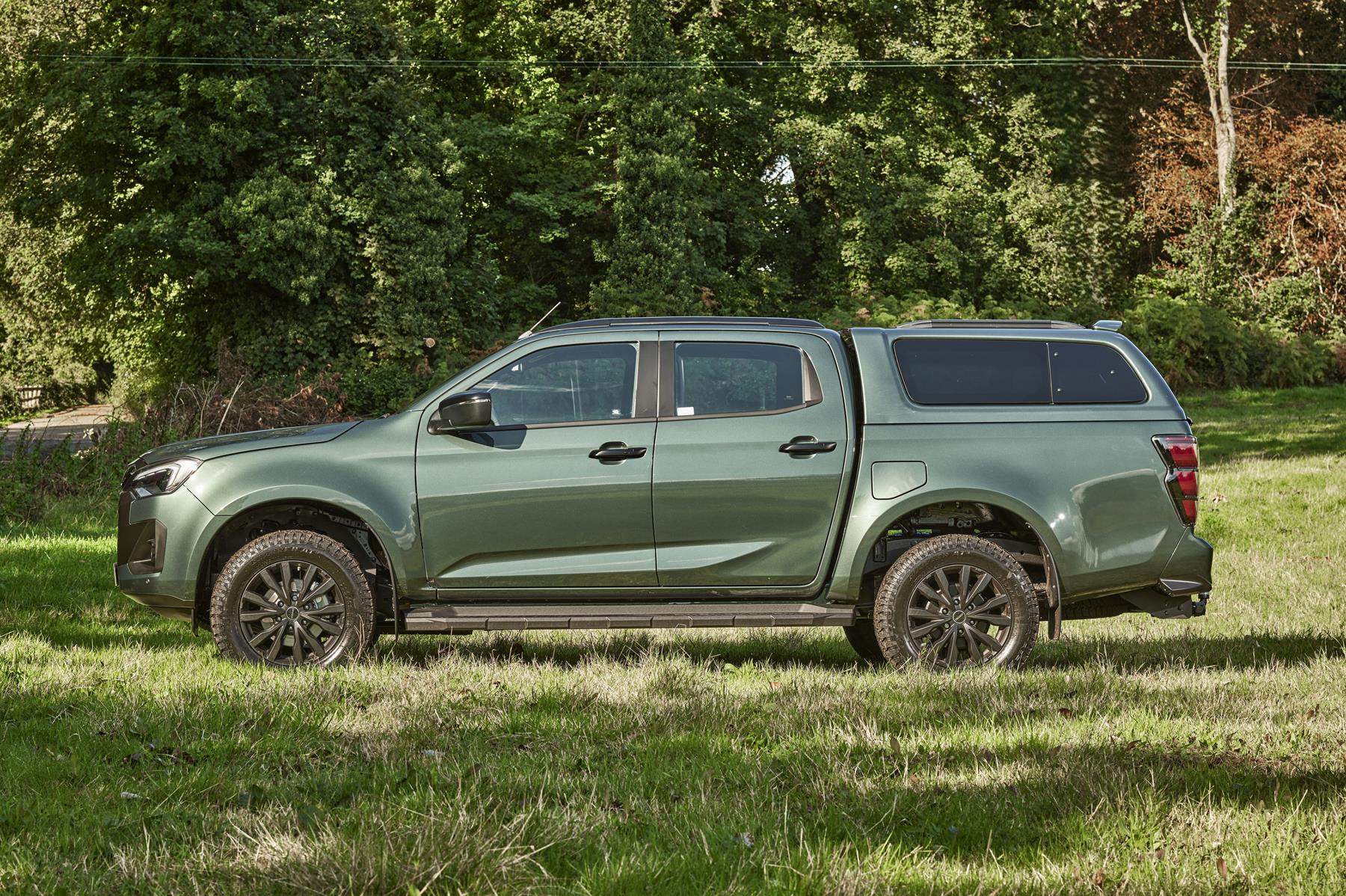 Isuzu Huntsman Pack Launch | Limited Tundra Green | Roger Young News